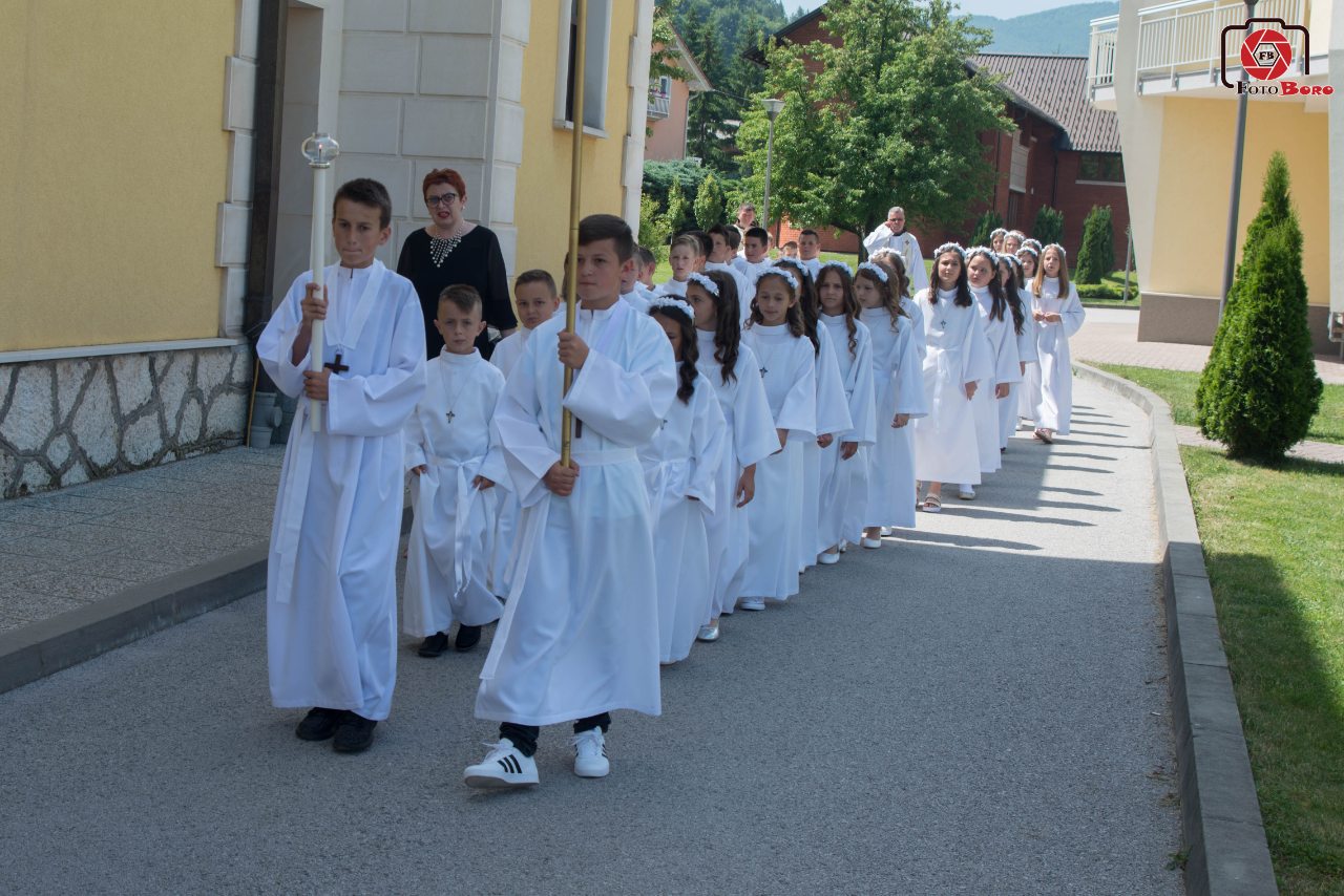 FOTO: Prva pričest u župi Uskoplje - Uskoplje.info